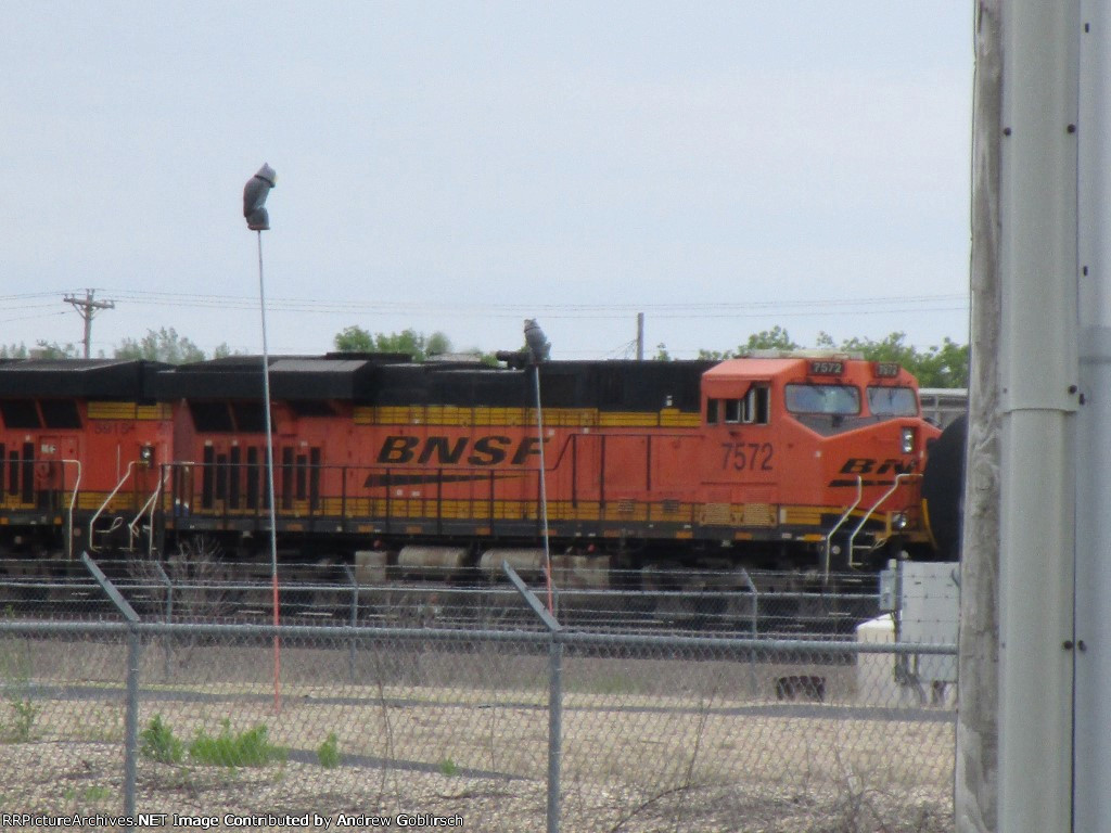 BNSF 7572